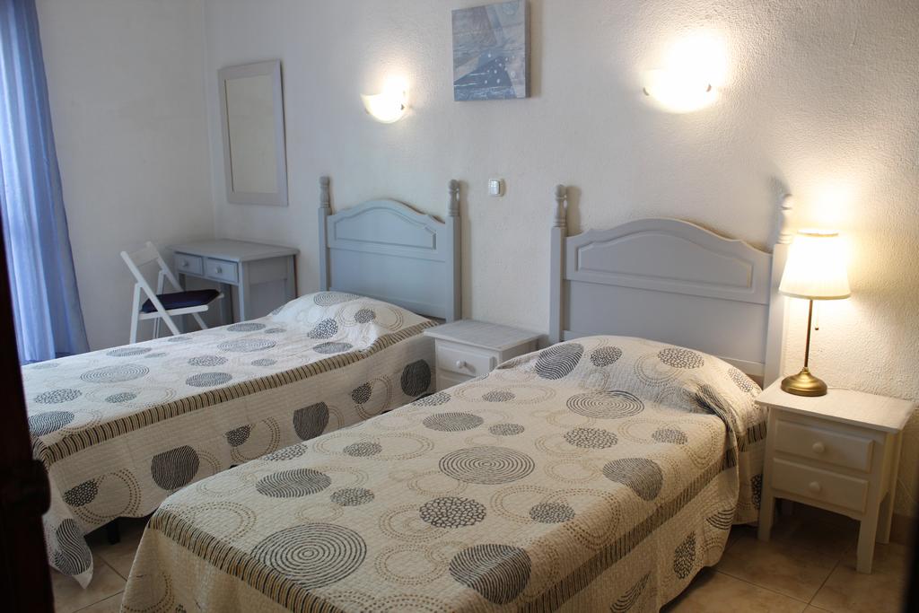 Hostal Nevada - Tourist's Book