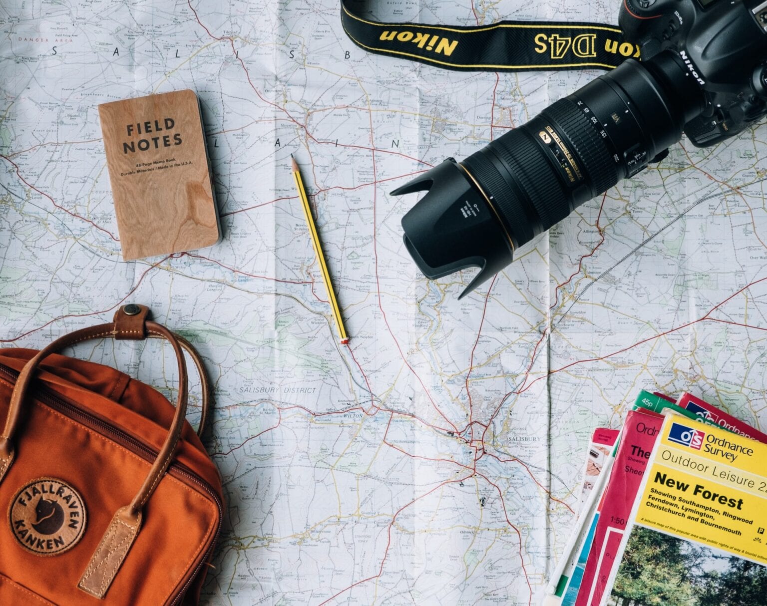7 Travel Gadgets Every Traveller Must Have - Tourist's Book